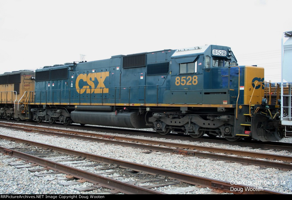 CSX 8528